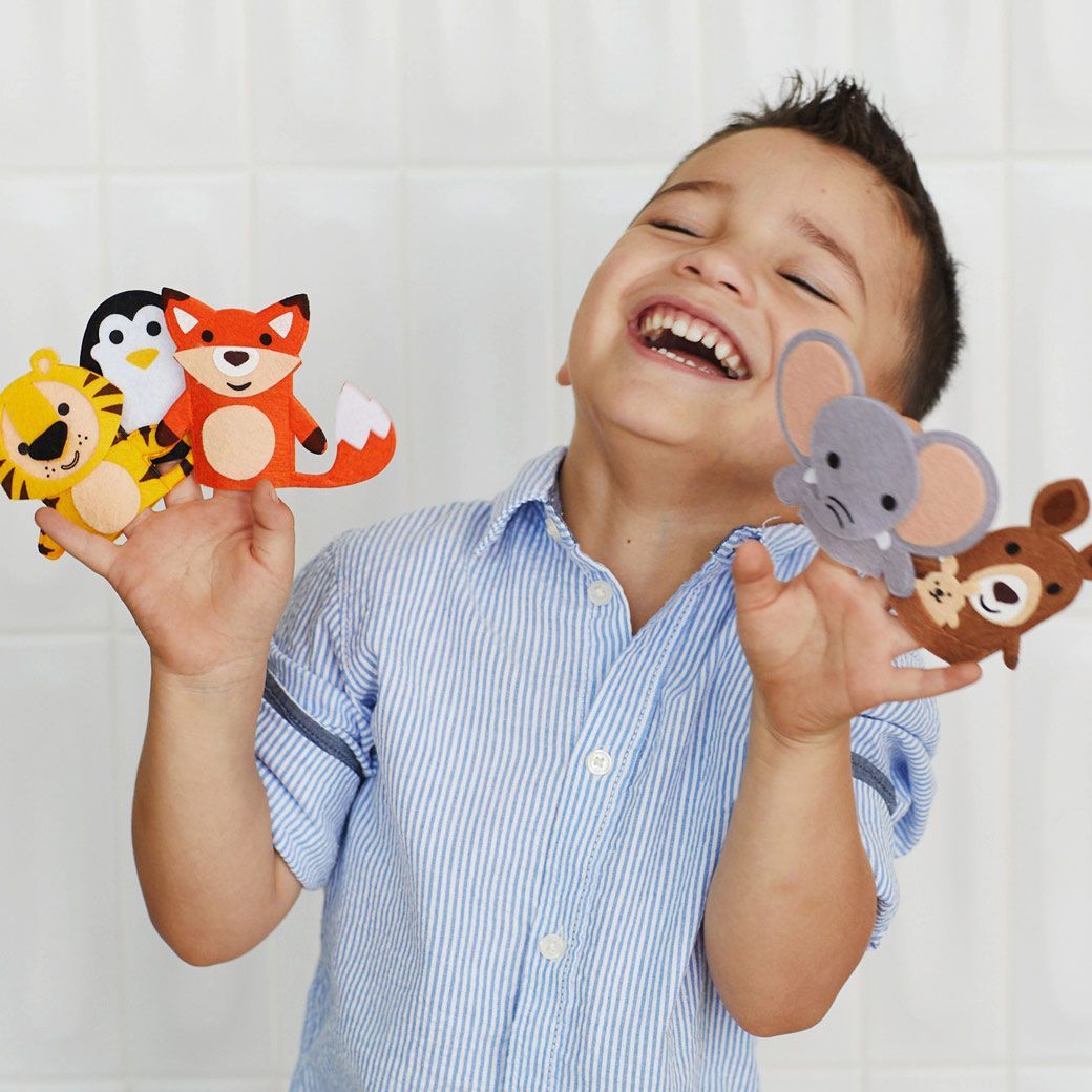 Animal Tracks Finger Puppets & Plushie | Little Passports