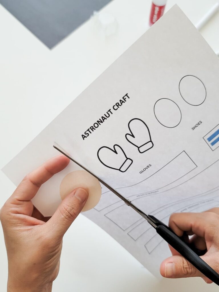 Astronaut Craft - Moon Mission - Little Passports