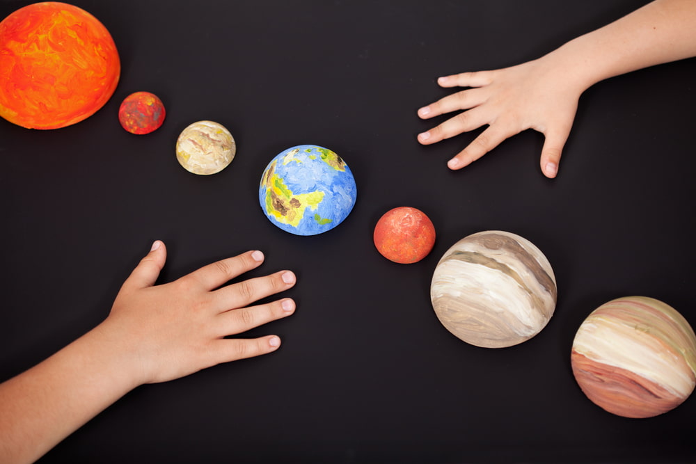 5 Out of This World Space Games for Kids - Little Passports